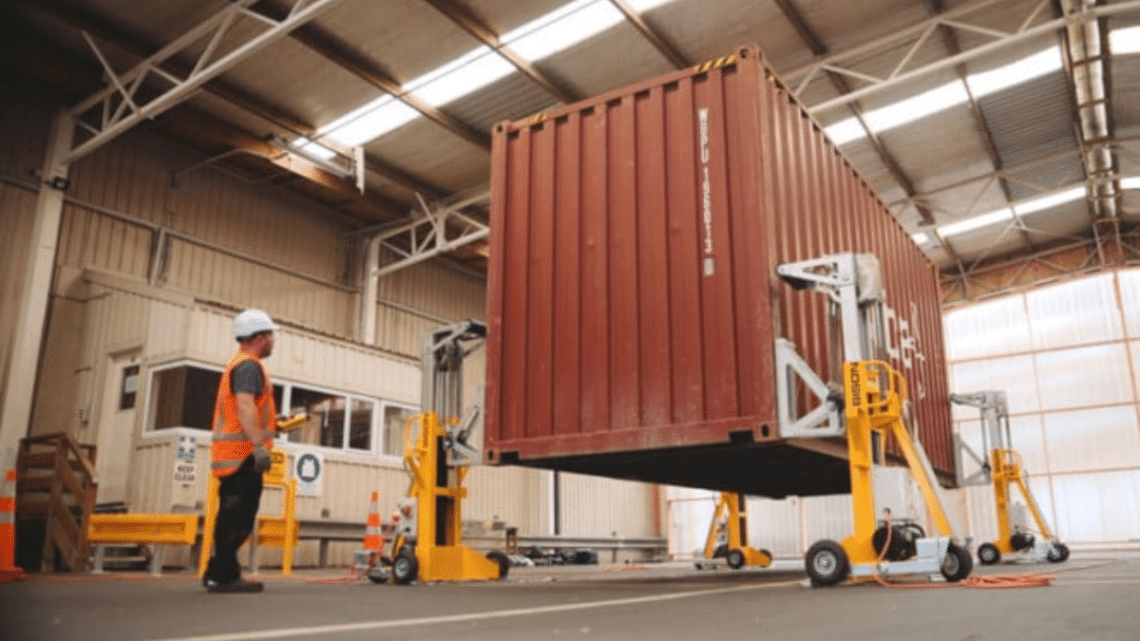 How do you move a shipping container? - The Chicago Weekly